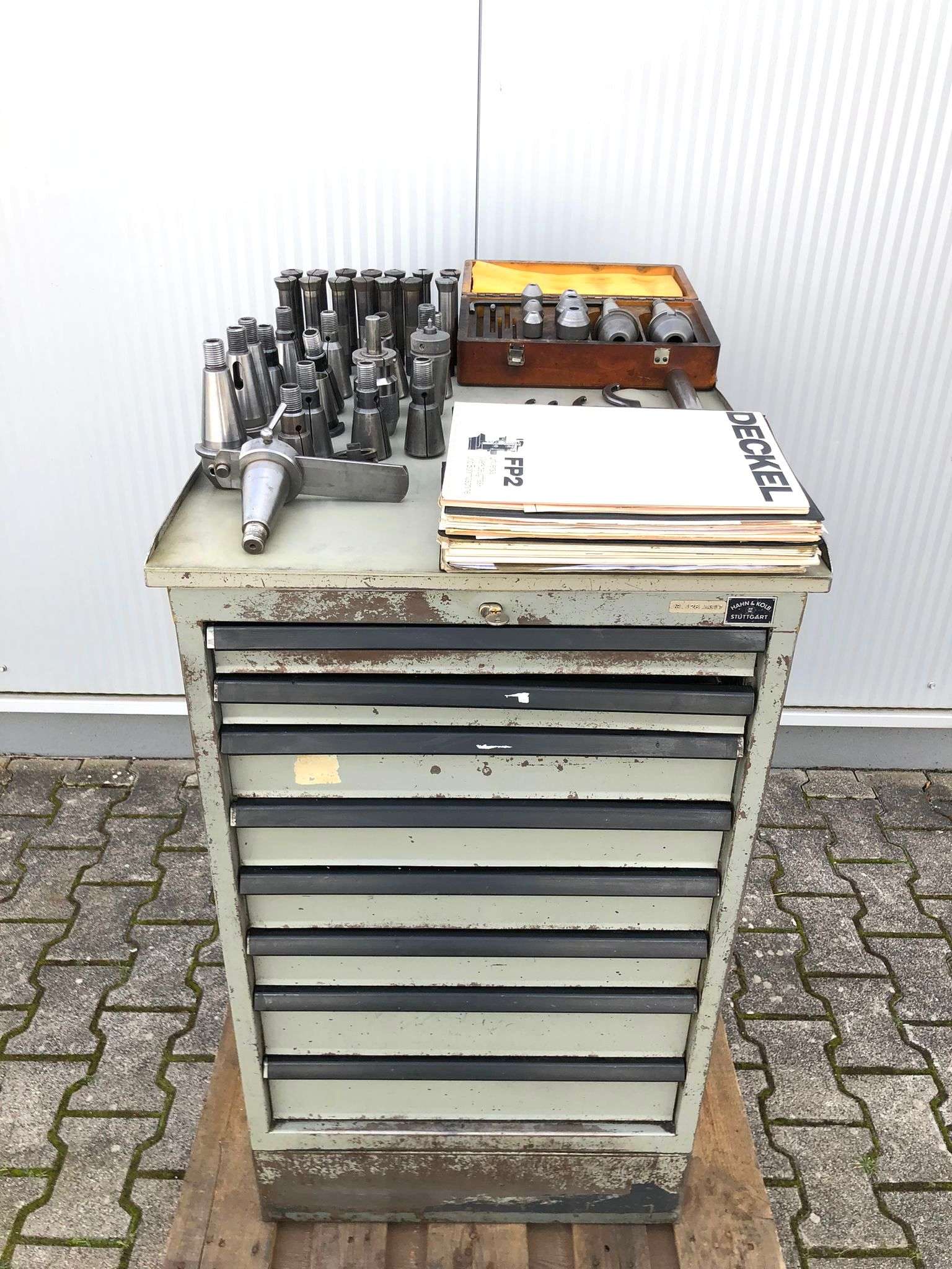 Werkzeugfräsmaschine DECKEL FP2+Zubehör used buy P0229995